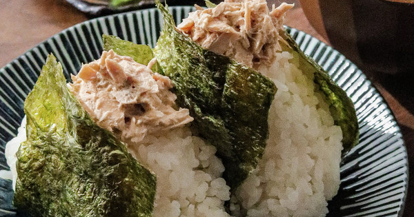 SNSで1.4万いいね！間違いないおいしさの「和風ツナマヨおにぎり」 | クックパッドニュース