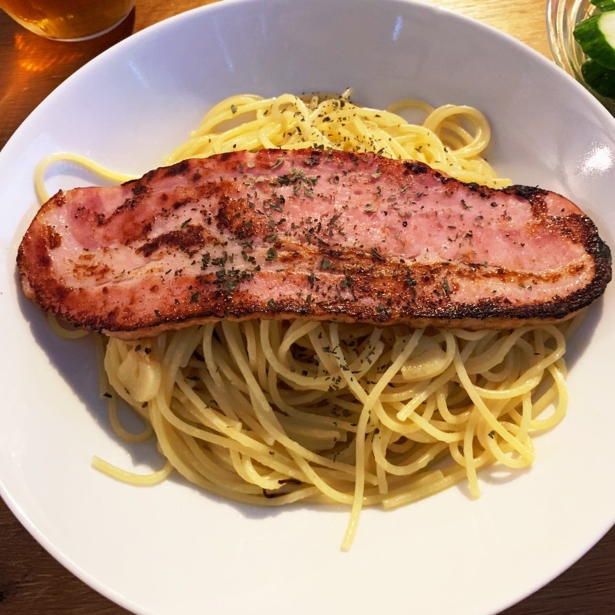 がっつり！まるごとベーコンペペロンチーノ by なちゃんちょーね 【クックパッド】 簡単おいしいみんなのレシピが395万品
