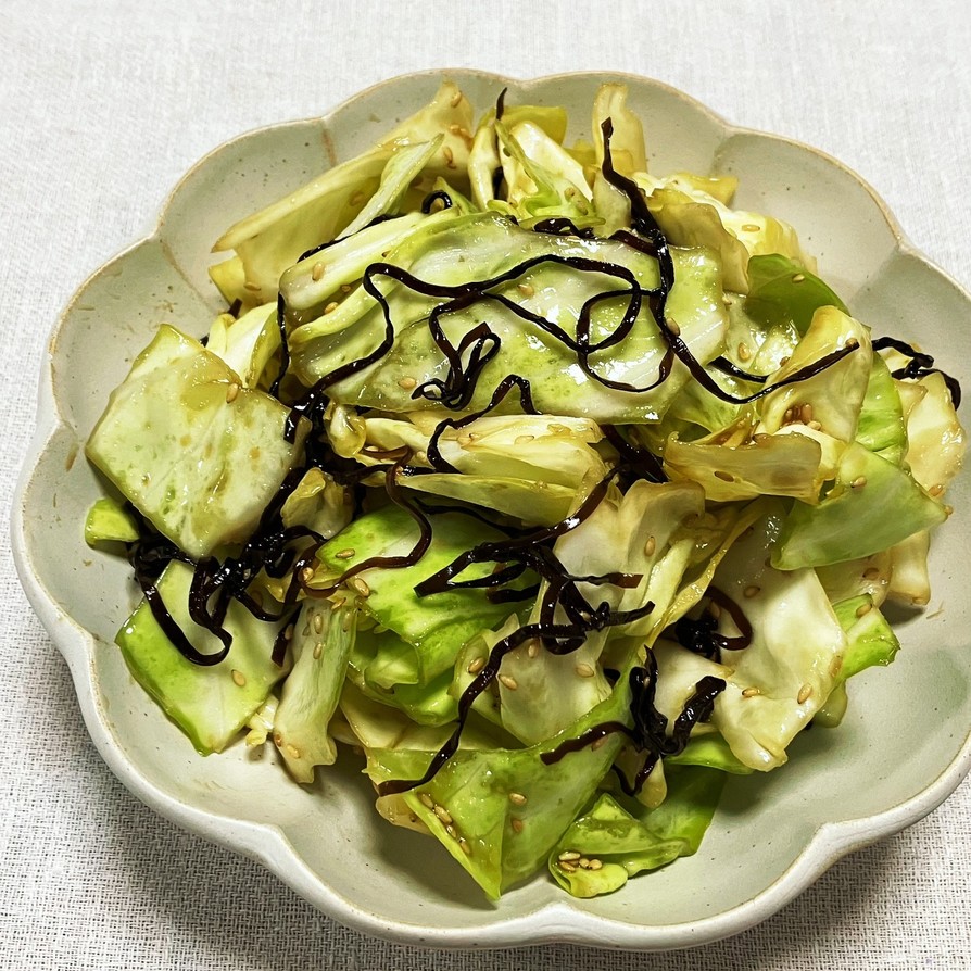 やみつき塩昆布キャベツ by ヒマワリの台所 【クックパッド】 簡単おいしいみんなのレシピが395万品