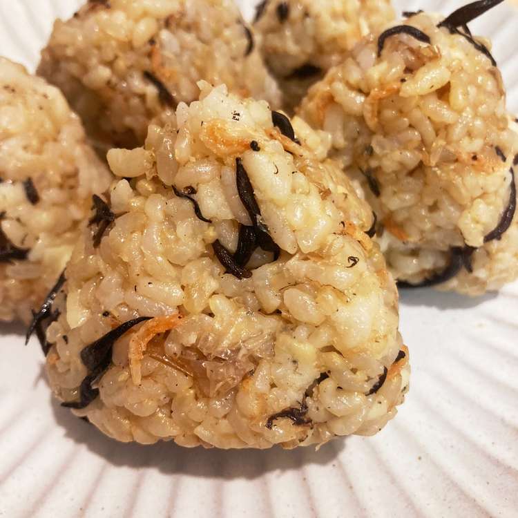 【SALE／87%OFF】 玄米 おにぎり 梅ひじき 手作りの 玄米おむすび です ipponsugi.org